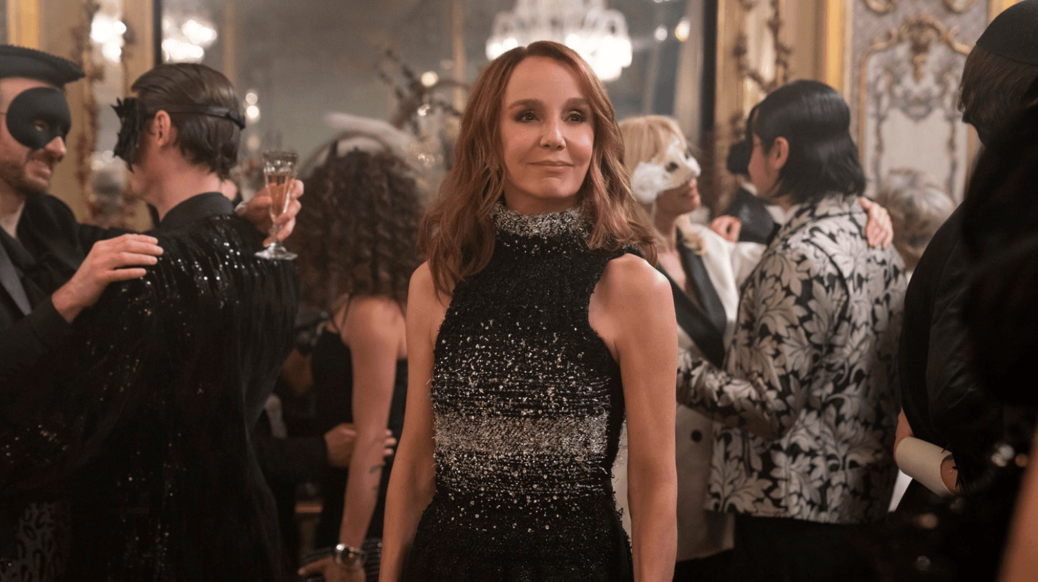 Colores estridentes, siluetas imposibles y mucha moda, en la temporada ...